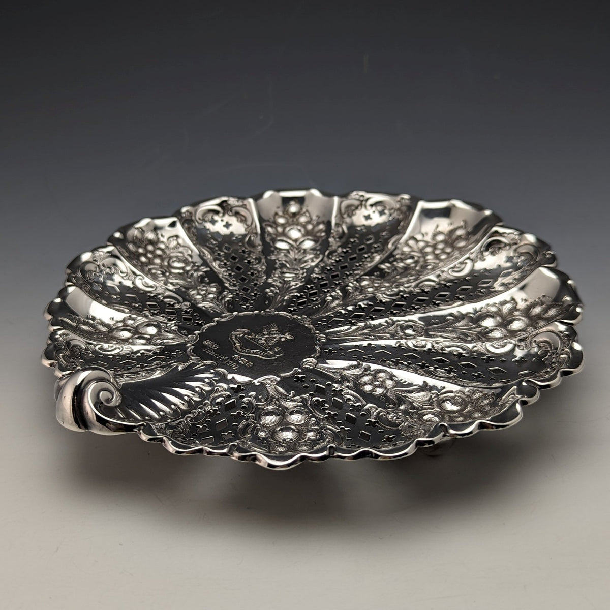 1895 British antique sterling silver shell dish with legs 238g James D ...
