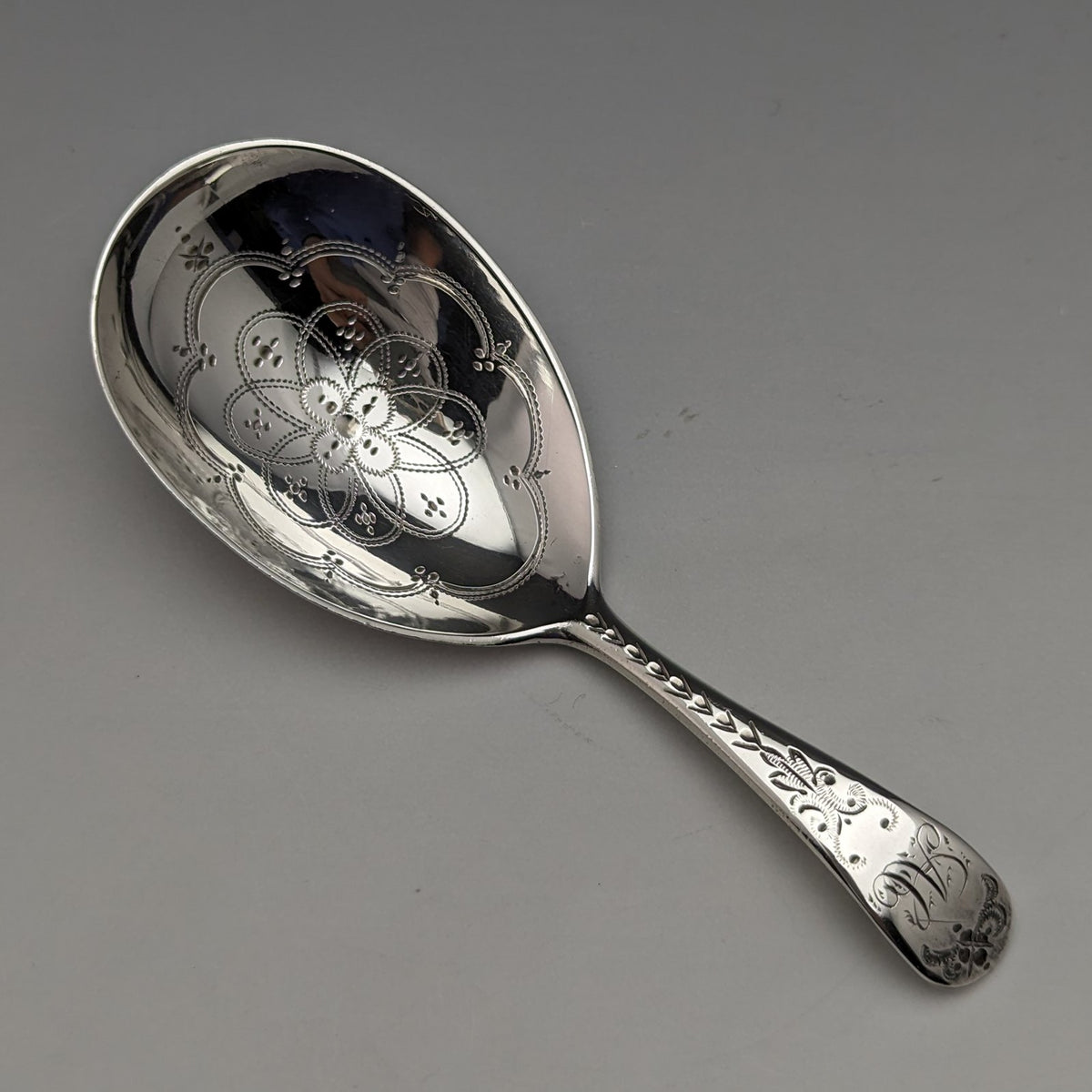 1872年 英国アンティーク 純銀製ティーキャディースプーン GEORGE WILLIAM ADAMS – SILVER-LUG