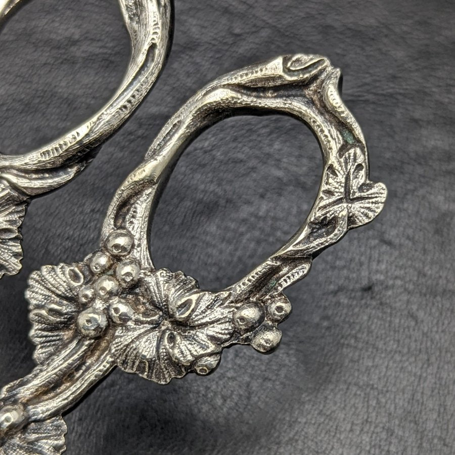 British Antique Silver Plate Grape Scissor Grape Sculpture 102g ...